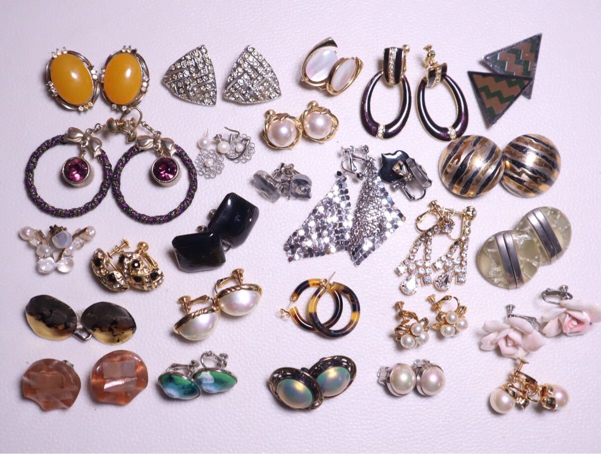 Yahoo!オークション - Vintage 大量セット イヤリング まとめて ヴィン...