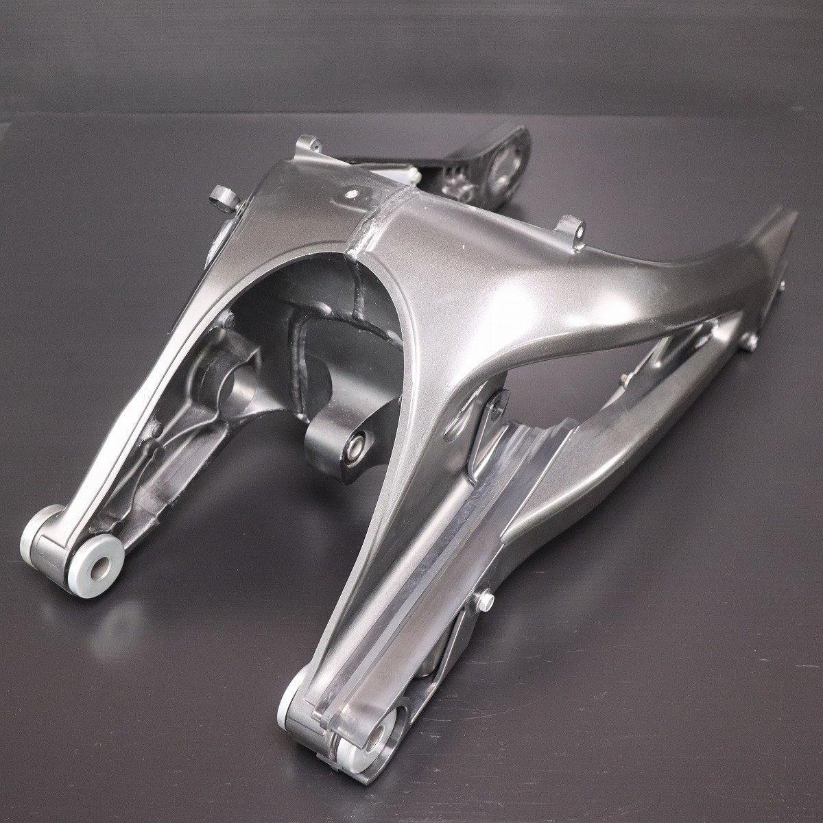 【樂淘letao】日本代購代標第一品牌－激安！MT-09純正スイングアームAssy！2014～/RN34J/1RC/2DR