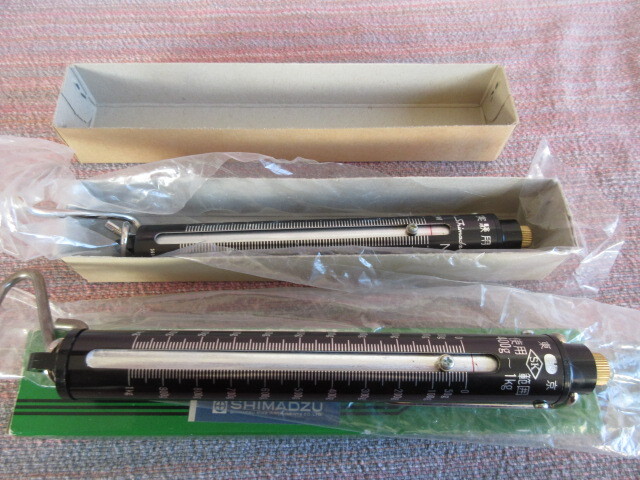 Yahoo!オークション - バネばかり ニュートンはかり 手秤 8kg用と1kg用...