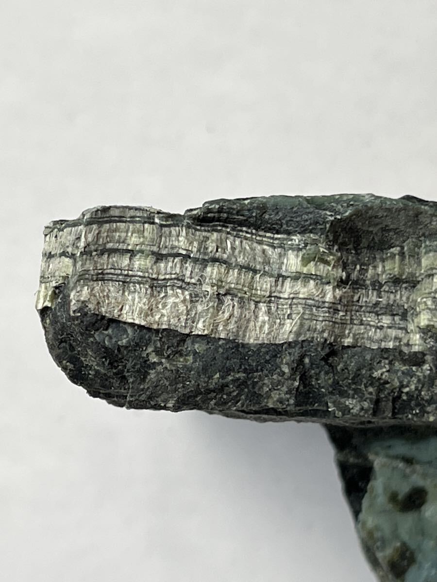 Yahoo!オークション - 北海道富良野市産クリソタイル432g 国産鉱物 鉱...