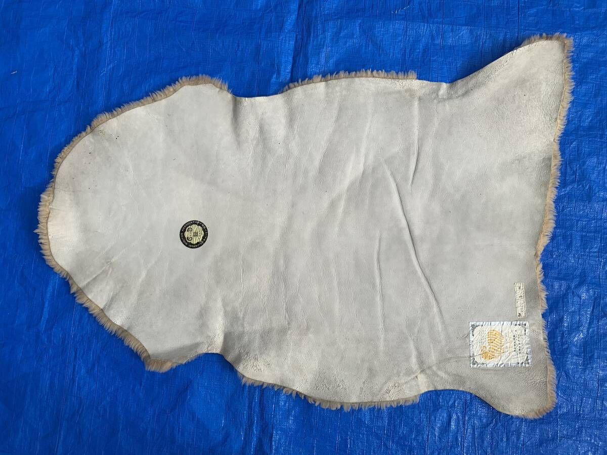 At340 ラムスキンマット ムートン 羊 マット ラグ 絨毯 カーペット 2520 L BE サイズ約177×最長78cm インテリア コレクション(ラグ一般)｜売買されたオークション情報 ...