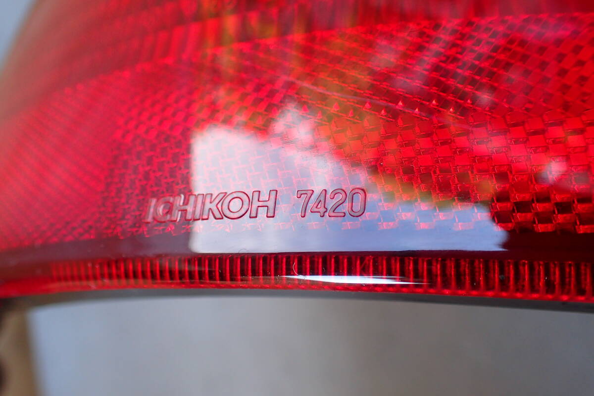 Yahoo!オークション - マーチ テールライト左 K11 1998年 AR2 RTK5A081...