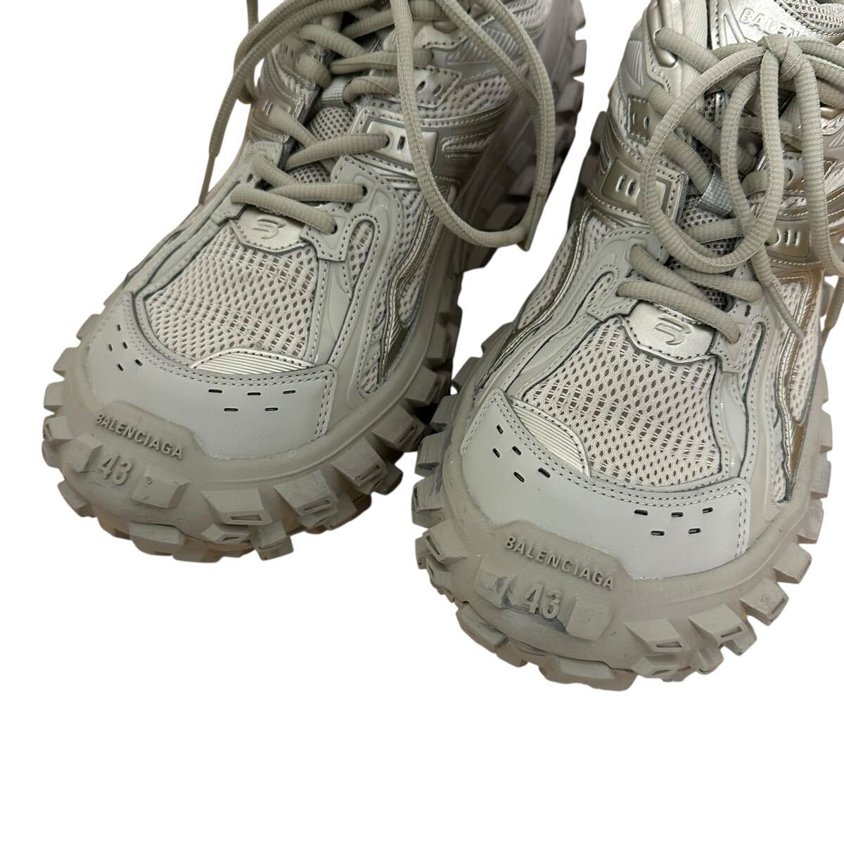 【樂淘letao】日本代購代標第一品牌－BALENCIAGA defender bouncer 43 グレーホワイト スニーカー