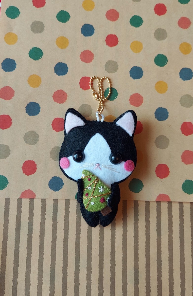 Yahoo!オークション - ハンドメイド フェルトの猫さんストラップ ツリ...