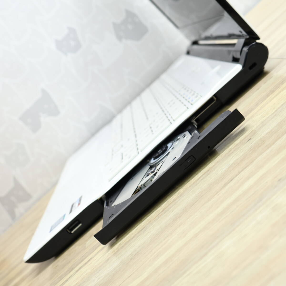 Yahoo!オークション - 超美品 高性能6世代i3 新品SSD256GB メモリ16GB...