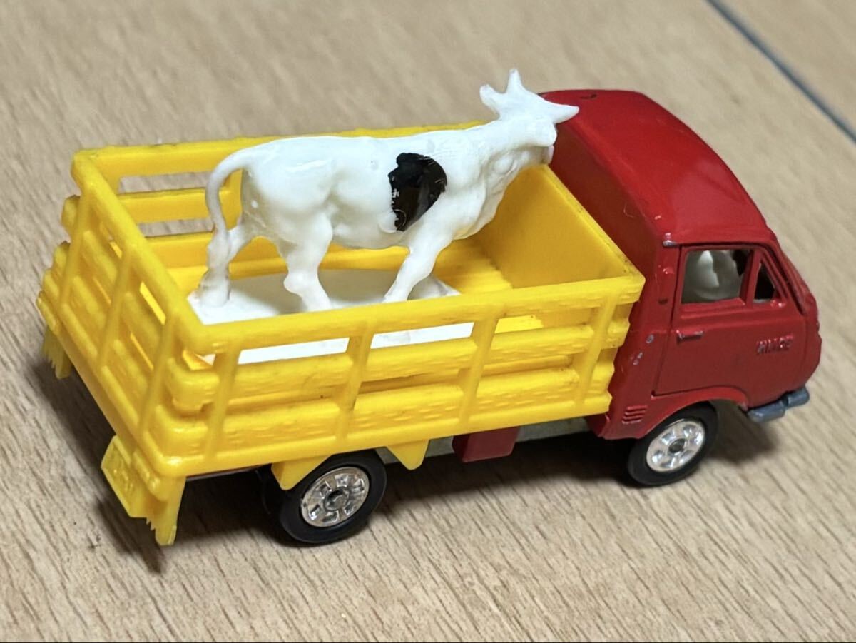 Yahoo!オークション - トミカ 日本製 No.50 トヨタ ハイエース 牧場ト...
