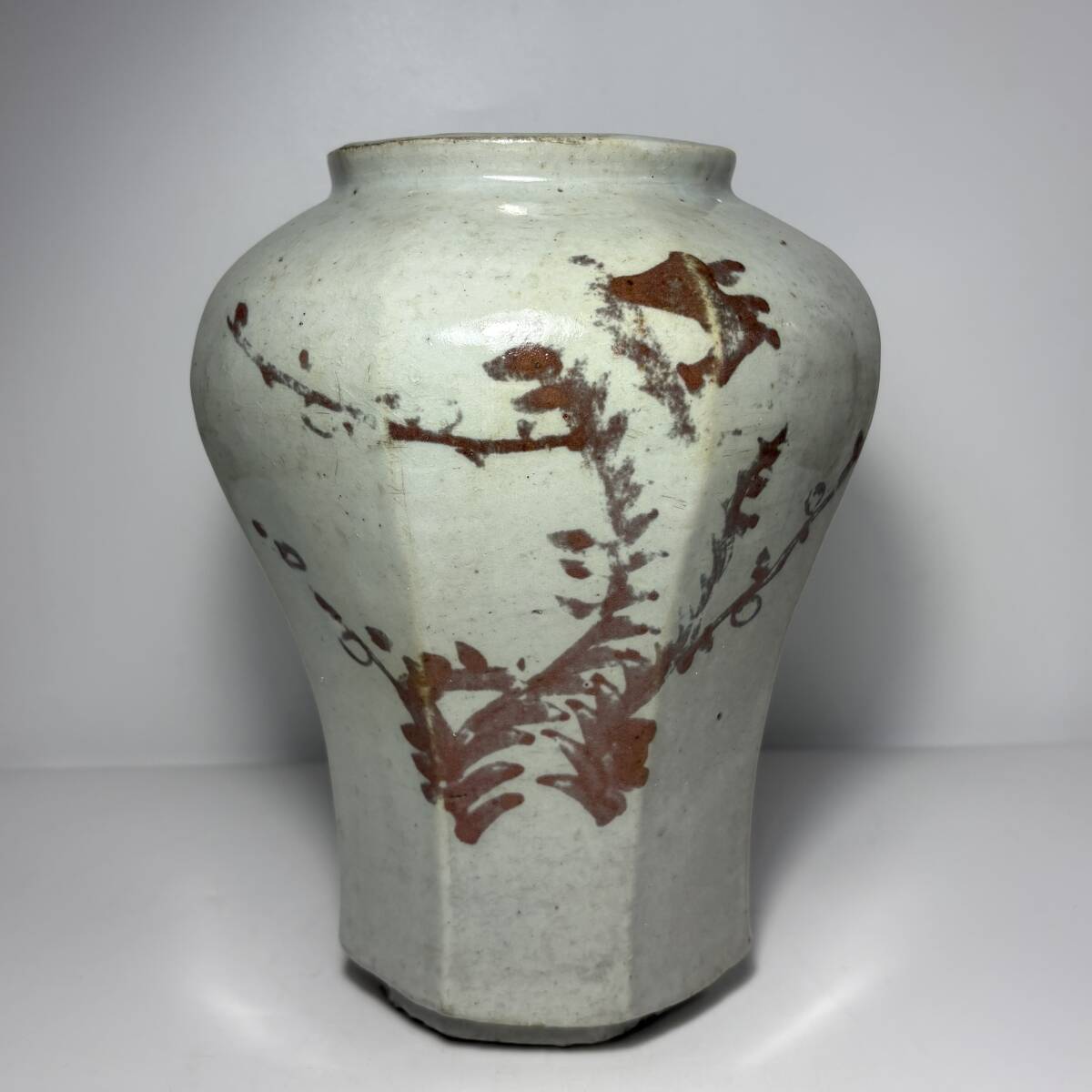 Yahoo!オークション - 韓国美術 李朝 白磁 辰砂 鉄絵 花鳥文 面取花瓶 ...