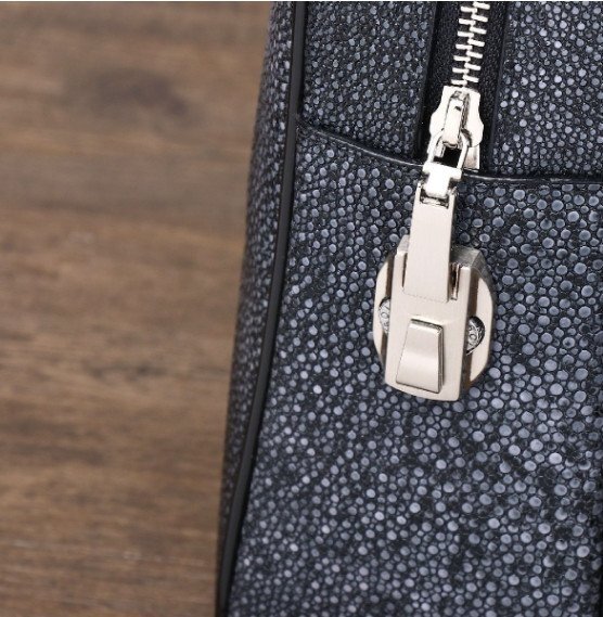 Yahoo!オークション - エイ革 スティングレー ガルーシャ 大容量 ビジ...