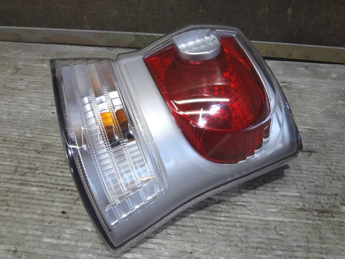 Yahoo!オークション - 00942 タント カスタムターボ L375S 右 テールラ...