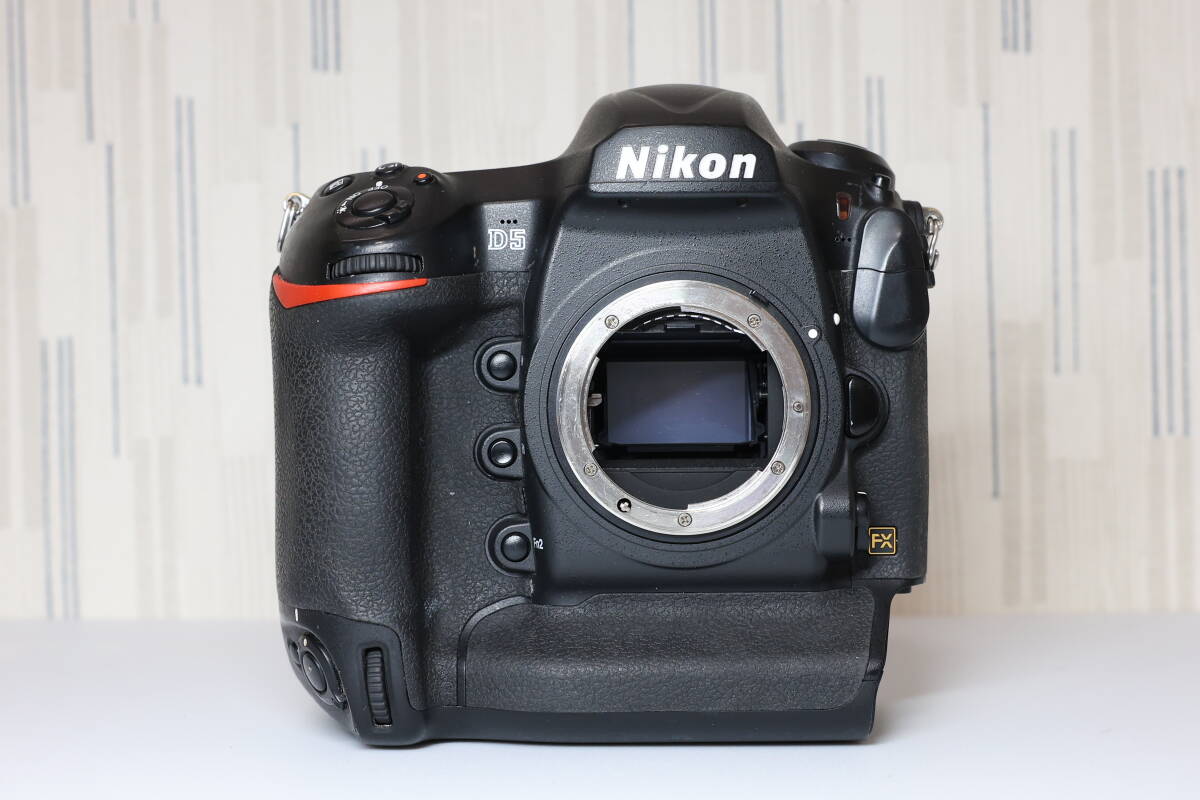 Yahoo!オークション - Nikon ニコン D5 XQD-Type + YONGNUO YN35mm F2N...