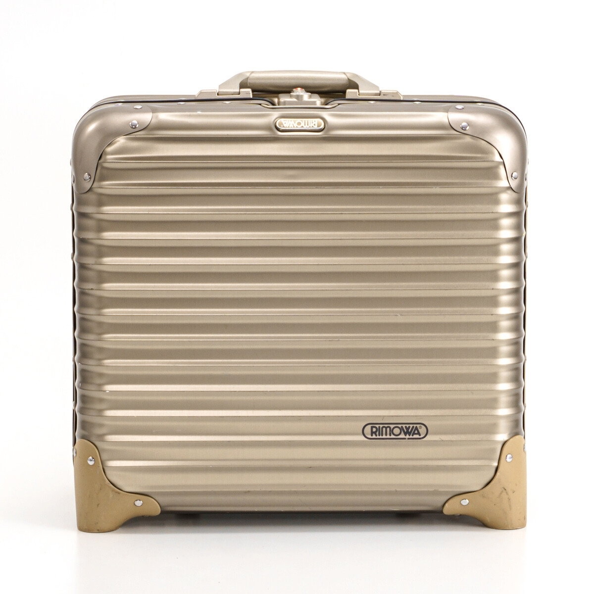 Yahoo!オークション - RIMOWA リモワ TOPAS トパーズ チタニウム 28L ...