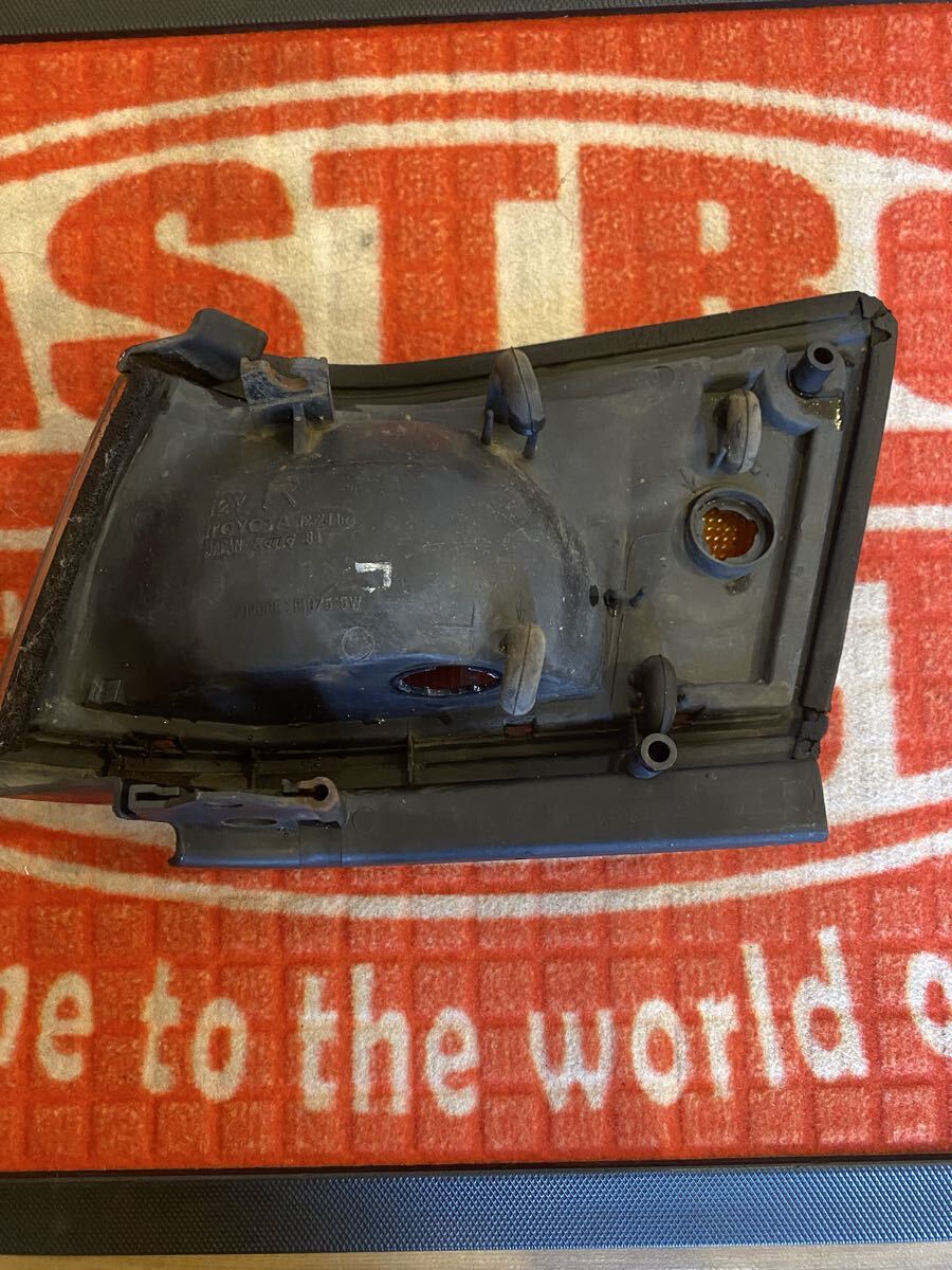 Yahoo!オークション - AE86後期カローラレビン右側コーナーレンズ ハ...