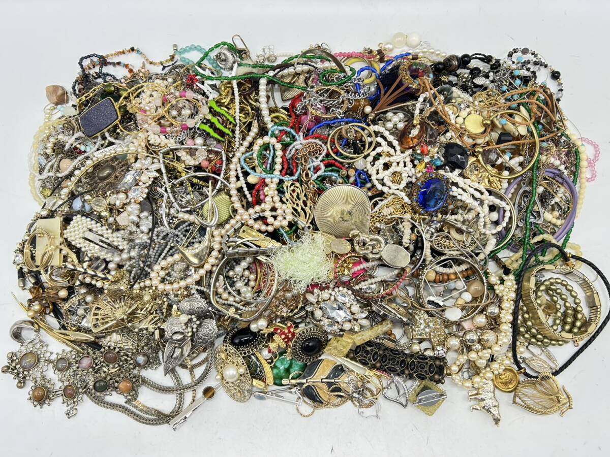 Yahoo!オークション - ジャンク アクセサリー 約5kg ネックレス リング...