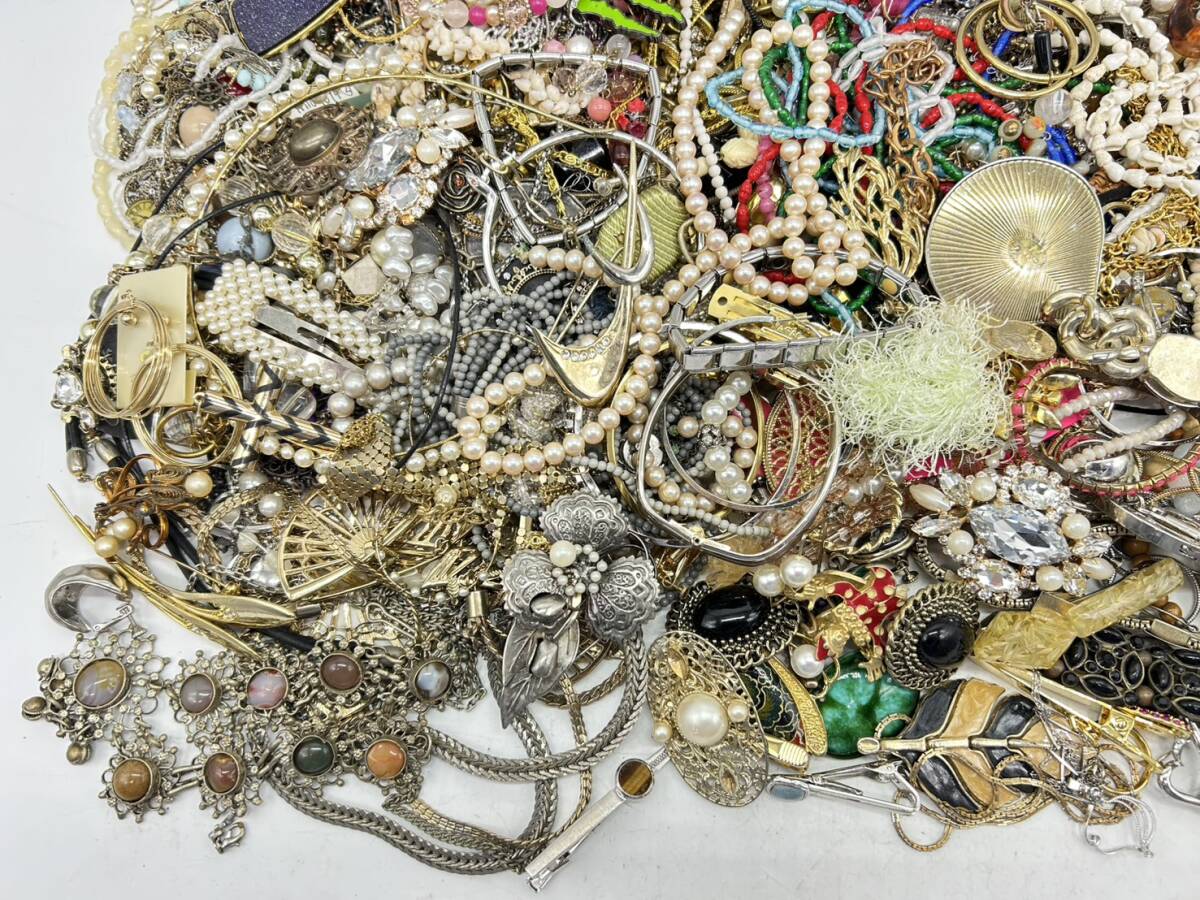 Yahoo!オークション - ジャンク アクセサリー 約5kg ネックレス リング...