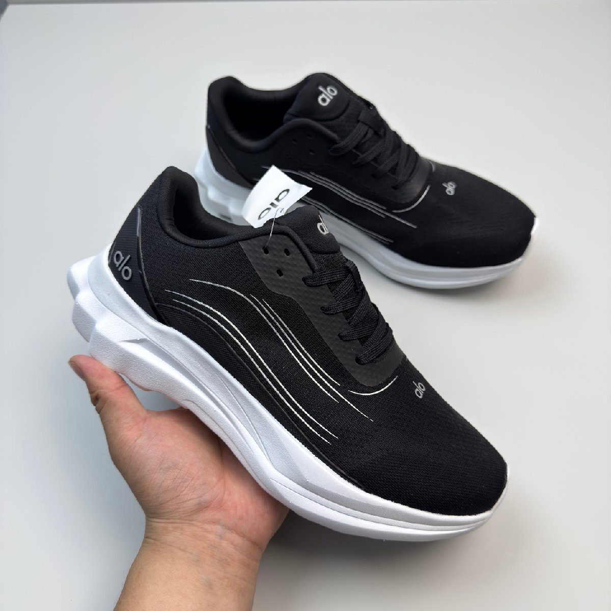 Yahoo!オークション - Alo yoga（アロヨガ) Runner スニーカー シュー...