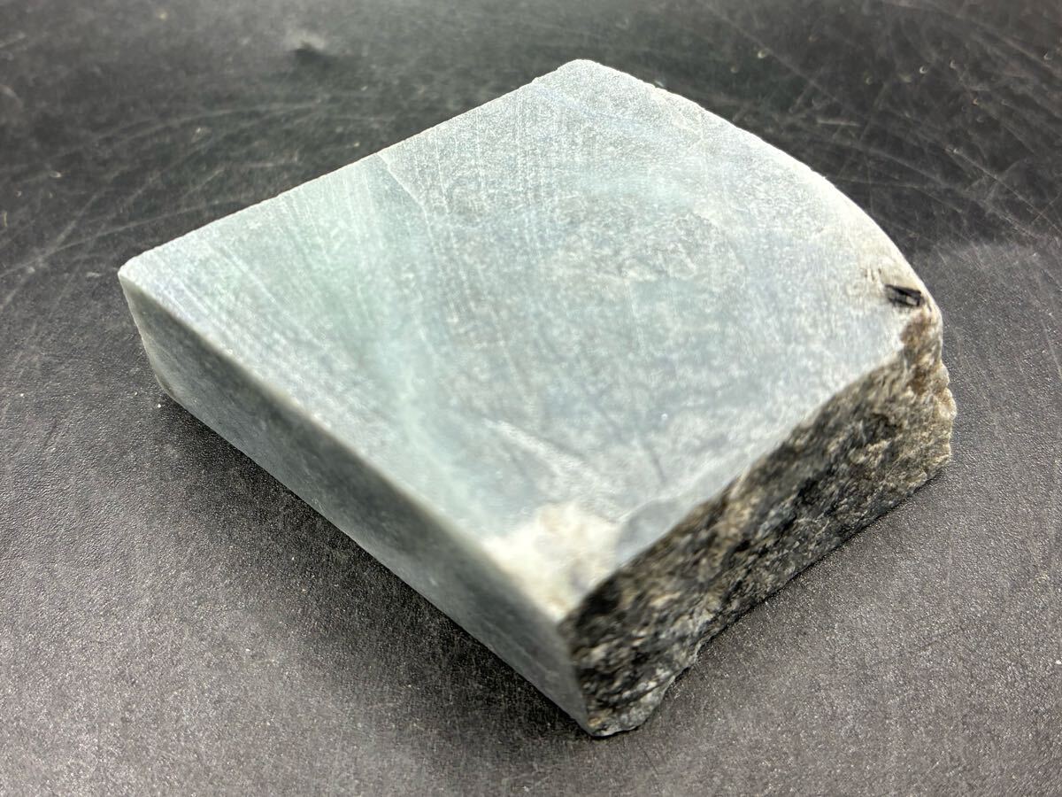 Yahoo!オークション - S278 糸魚川 翡翠 黒系 69g 素材 ヒスイ ひすい ...