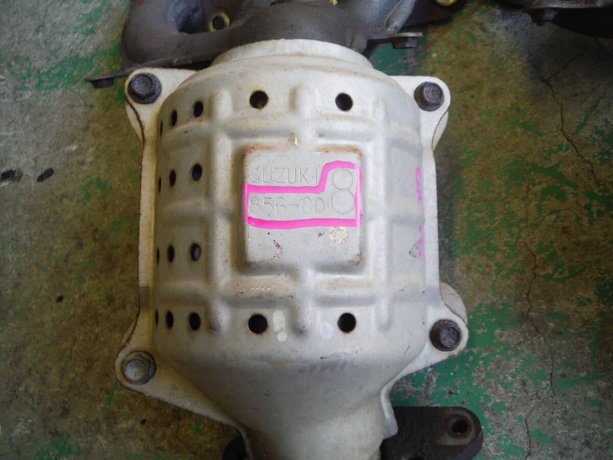 Yahoo!オークション - 【触媒】スズキ 軽自動車 エンジンK6Aの触媒x3個...