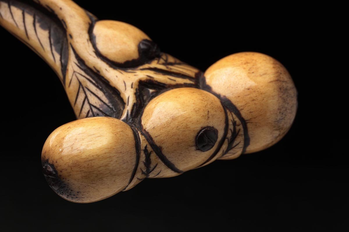 【樂淘letao】日本代購代標第一品牌－JQ156 時代提げ物 古骨「枇杷図/びわ/ビワ」大根付 横7.2cm・古角根付・古根付 印籠 煙草入 装飾具 提物 古美術