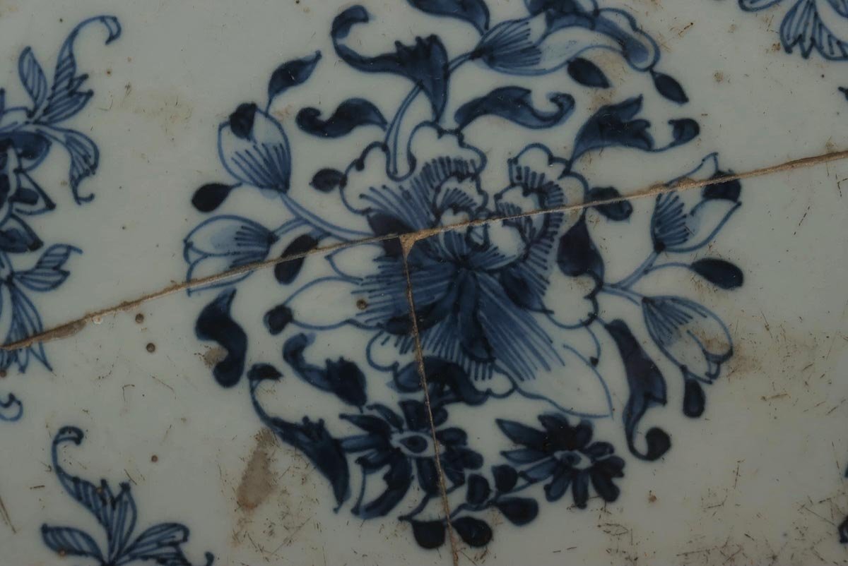 【樂淘letao】日本代購代標第一品牌－GA142 唐物 紫檀嵌青花牡丹圖六方底座 高7.3cm・染付瓷板唐木六角台・花台・飾台・盆景台・香几 中国古玩 古美術 清時代