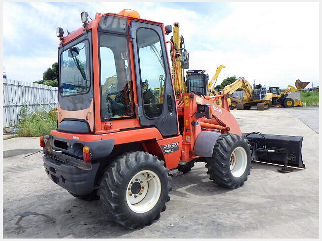 Yahoo!オークション - タイヤショベル(ホイールローダー) クボタ R530 ...