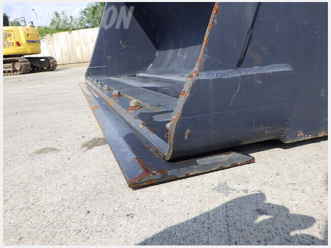 Yahoo!オークション - タイヤショベル(ホイールローダー) クボタ R530 ...