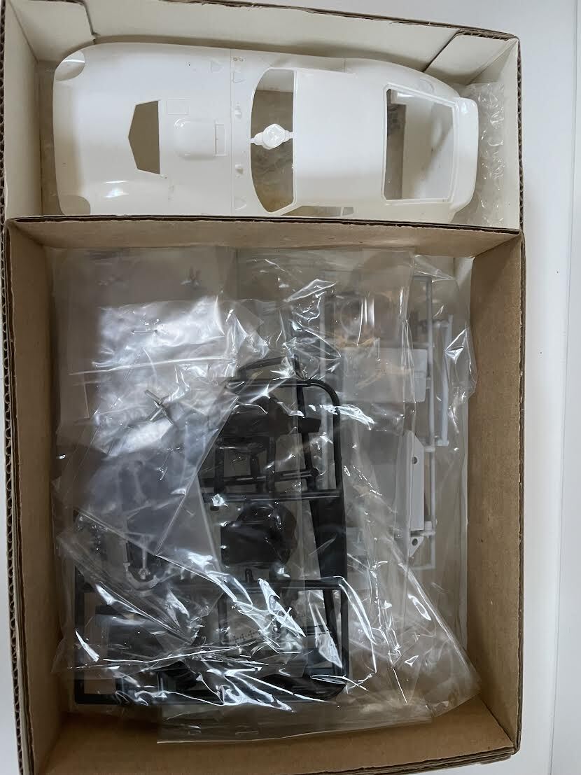 Yahoo!オークション - 未組立 グンゼ産業 1/24 コブラ デイトナ クーペ...