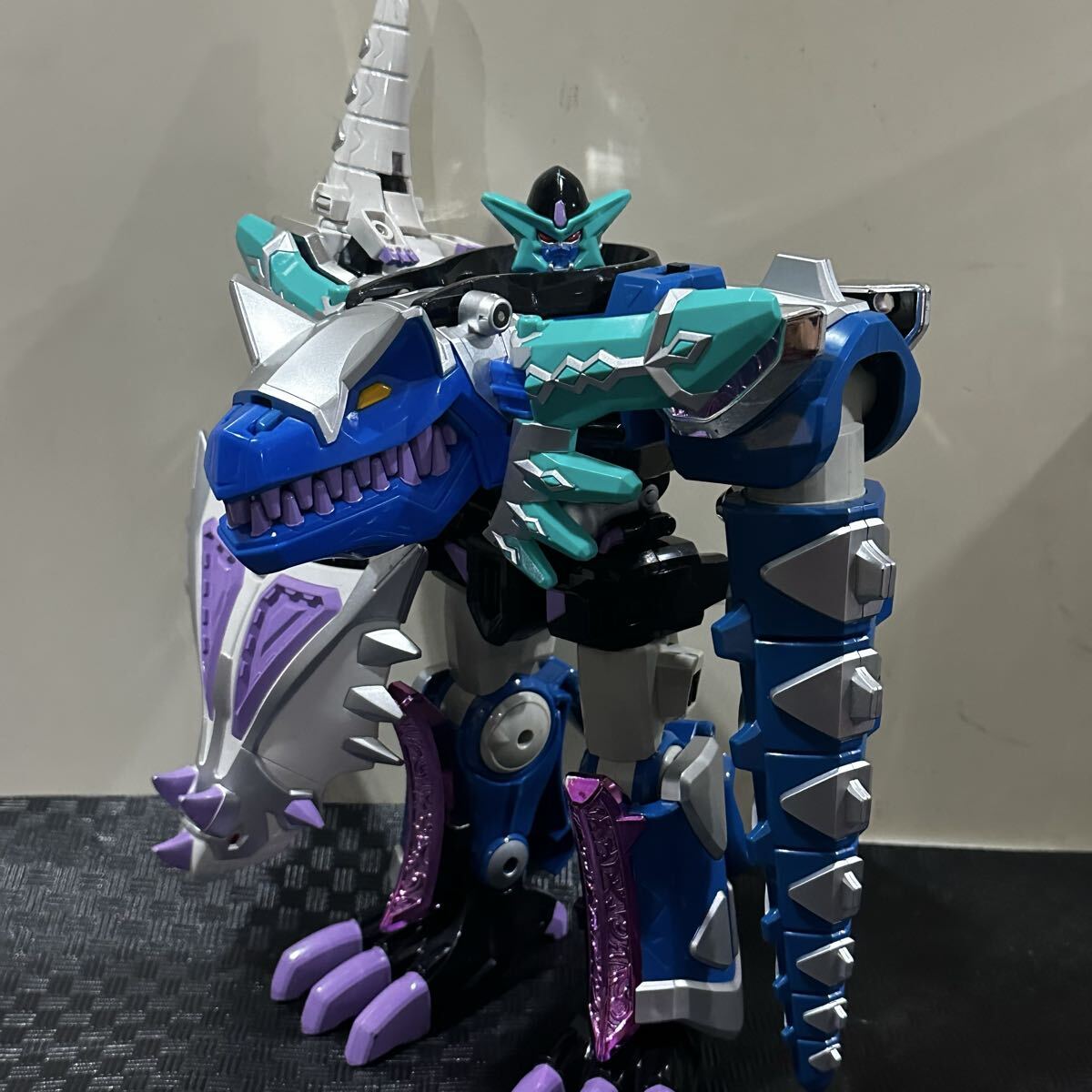 Yahoo!オークション - バンダイ 爆竜戦隊アバレンジャー DX爆竜合体バ...