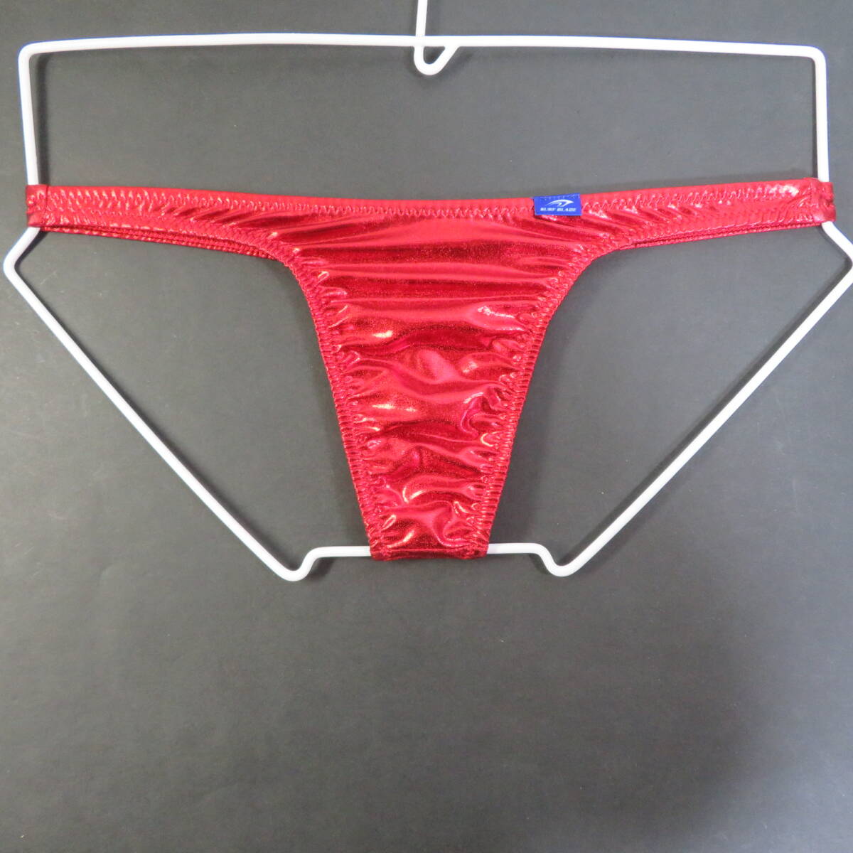 Yahoo!オークション - 未使用即決 送料無料 赤 色 ブリーフ ビキニパ...