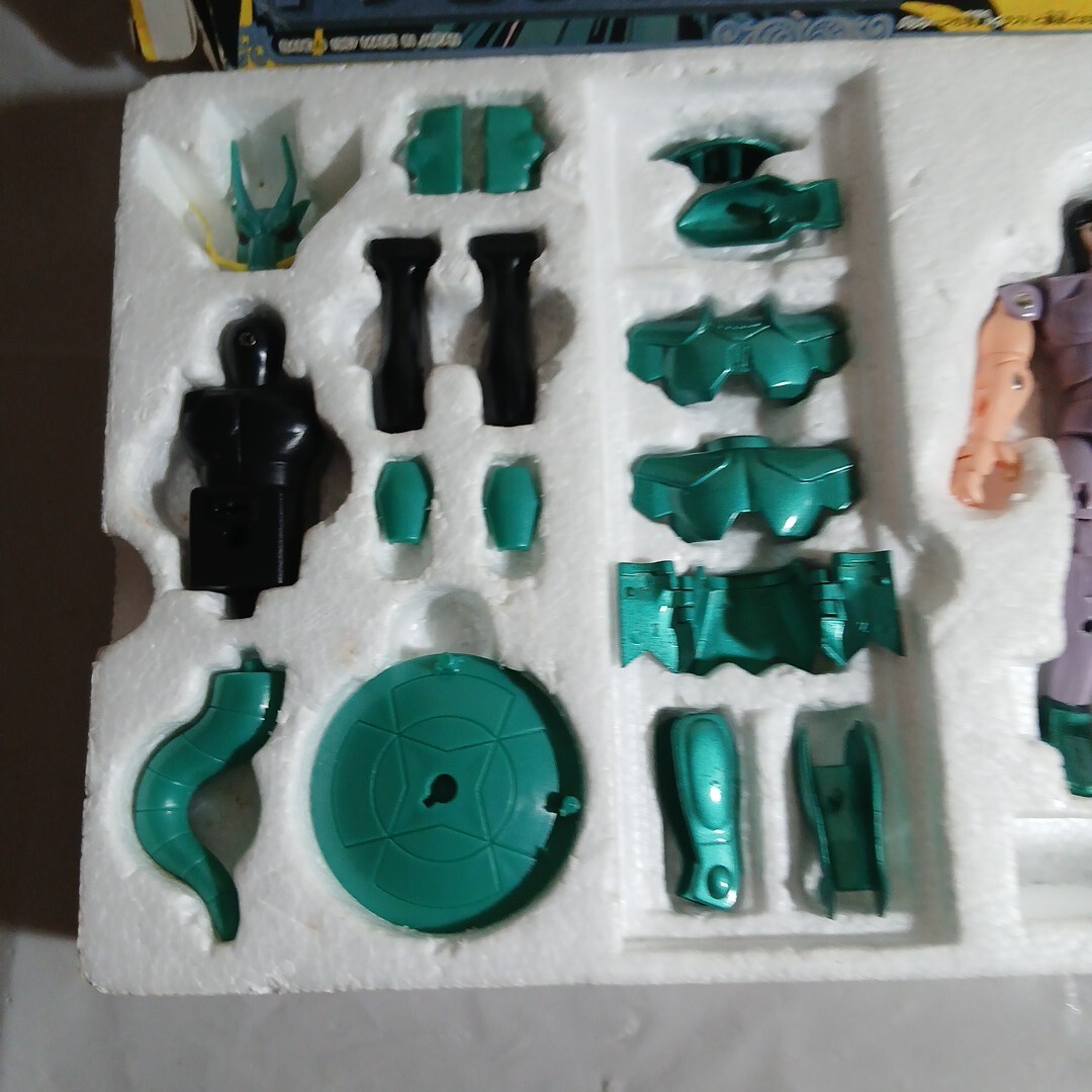 【樂淘letao】日本代購代標第一品牌－BANDAI 聖闘士星矢 フィギュア ドラゴンクロス 聖衣大系 紫龍 昭和レトロ 箱付き 当時物 聖闘士星矢