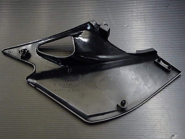 Yahoo!オークション - バリオス 1995年式 ZR250A 1型 サイドカバー(右)...