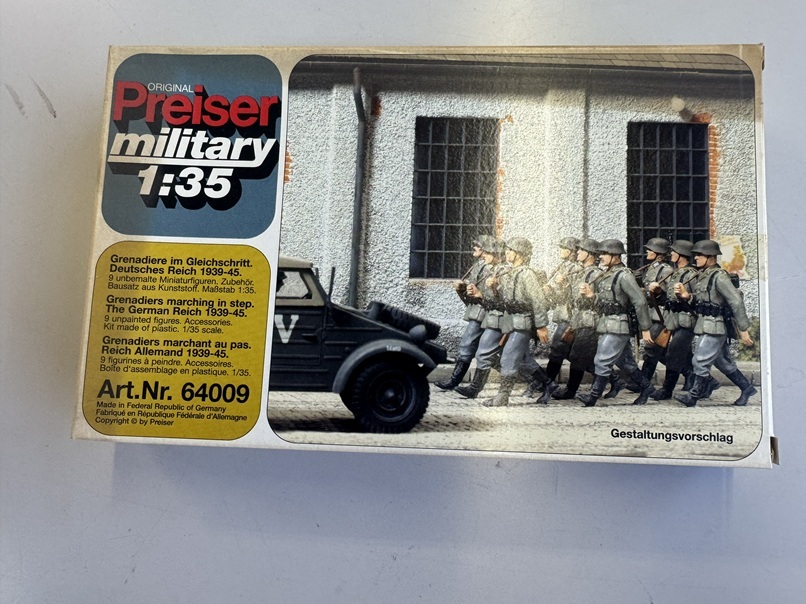 Yahoo!オークション - 1/35 Preiser NO.64009 NO.64011