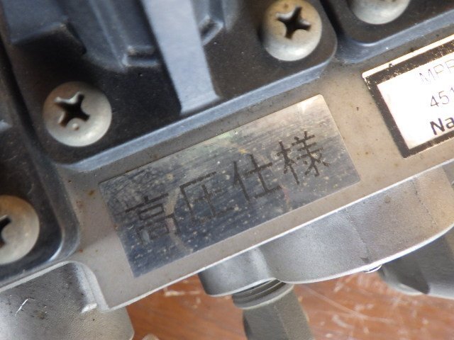 Yahoo!オークション - r694-98 日産 UD トラックス クオン エアーバル...