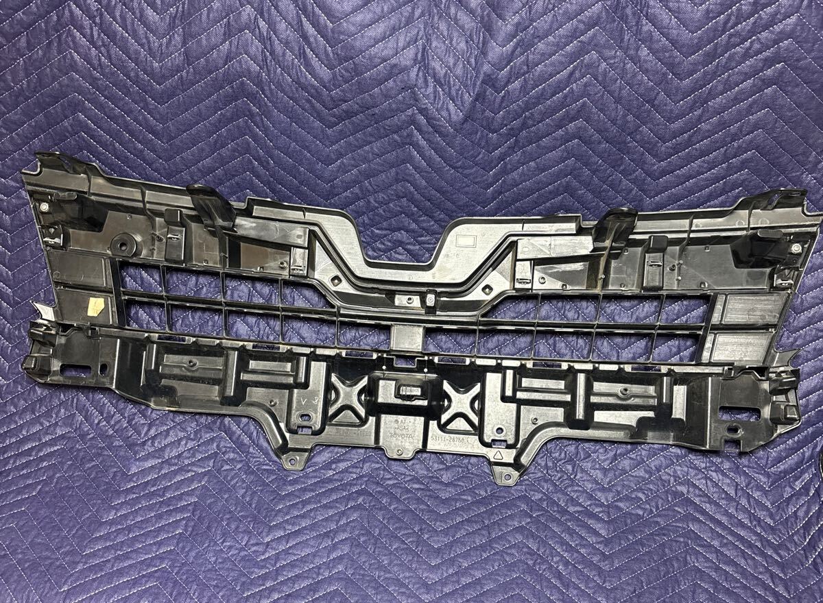 【樂淘letao】日本代購代標第一品牌－【破損無】ZRR80 ZWR80 後期 ヴォクシー トヨタ 純正フロントグリル ラジエーターグリル 煌 ZS 070 パー 53101-28620 ...