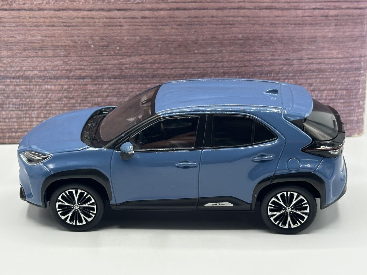 Yahoo!オークション - 即決有 カラーサンプル 1/30 トヨタ TOYOTA ヤリ...