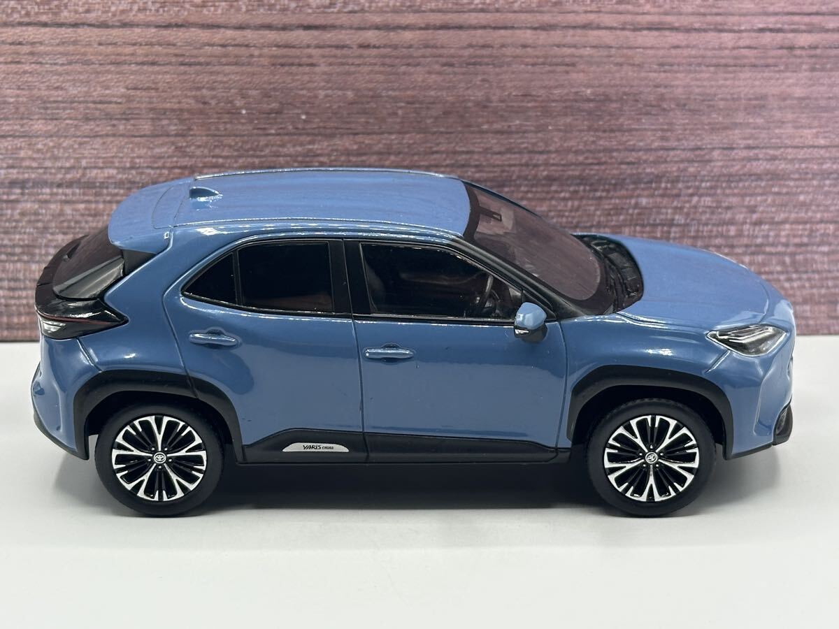 Yahoo!オークション - 即決有 カラーサンプル 1/30 トヨタ TOYOTA ヤリ...