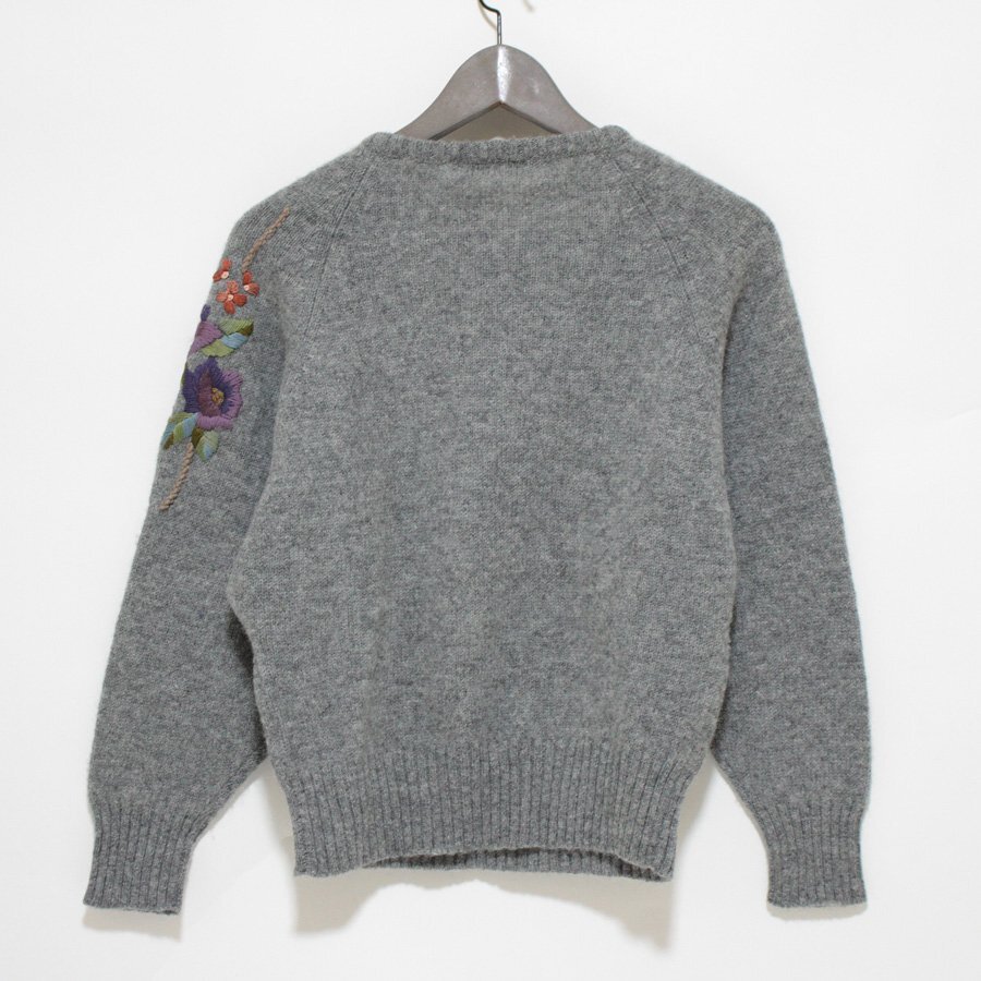 Yahoo!オークション - La Reine 花柄刺繍 クルー ニットセーター L