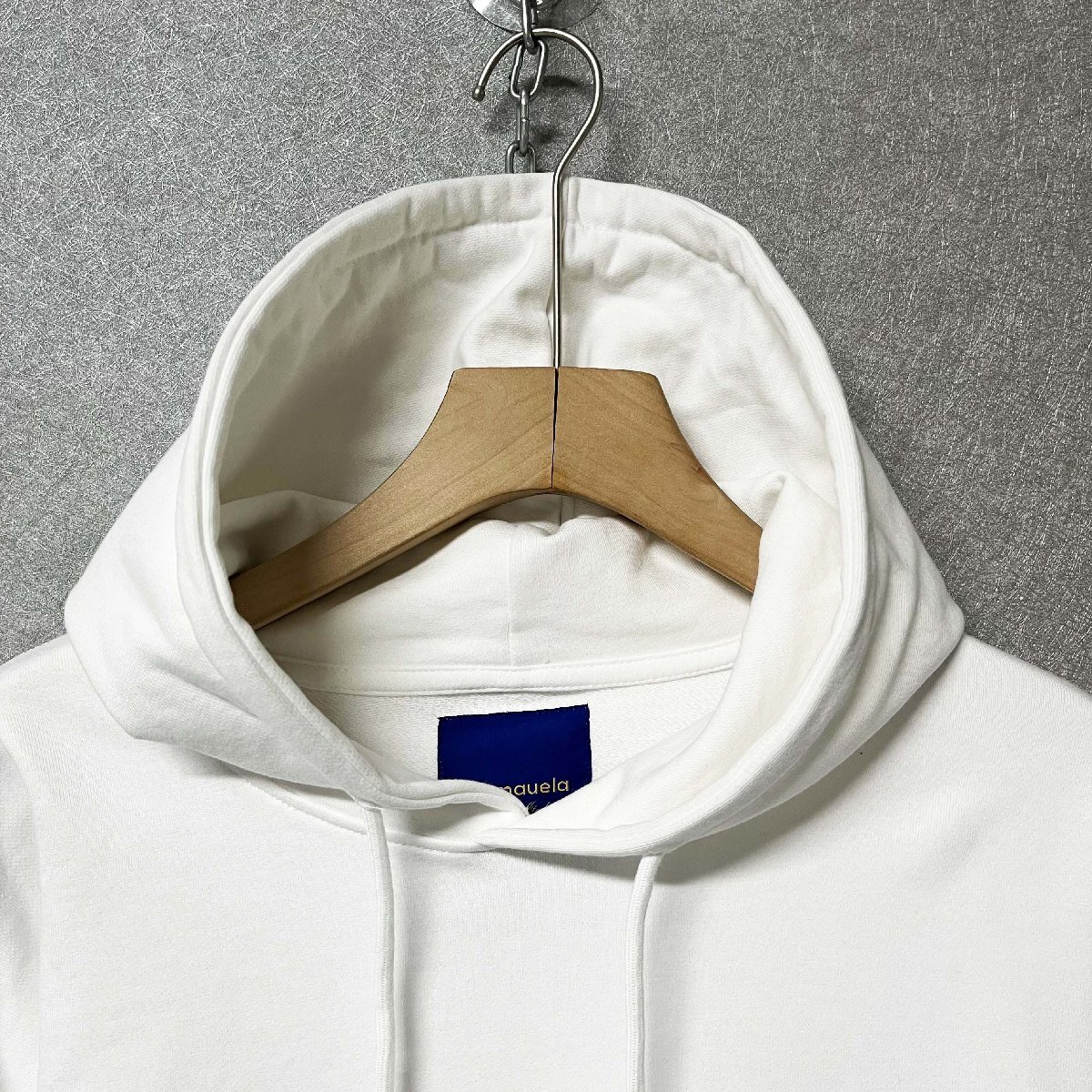 Yahoo!オークション - 人気・パーカー 定価4万 Emmauela・イタリア・ミ...