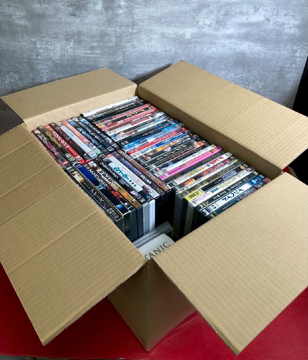 Yahoo!オークション - 1円～ 映画 DVD 大量 100枚以上 約13kg まとめ売...