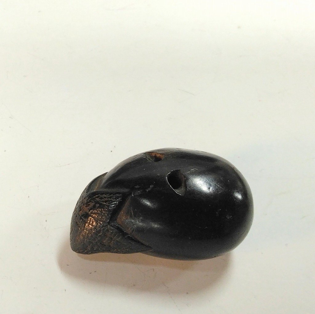 Yahoo!オークション - 時代もの 無銘 黒柿杢 茄子 根付 装身具 小間物...