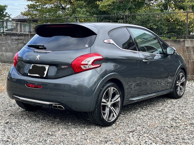 Yahoo!オークション - 美車 室内きれいです すぐ乗れます プジョー208G...