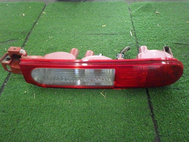 Yahoo!オークション - キューブ DBA-Z12 右テールランプ 15S HR15DE CV...
