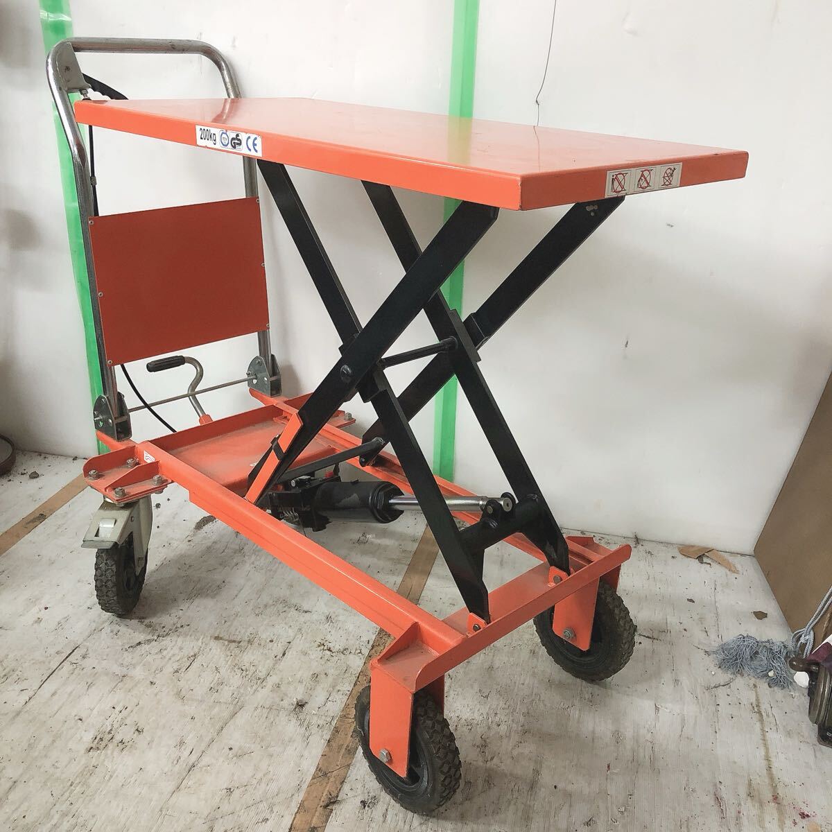 Yahoo!オークション - R野1120 動作品 テーブルリフター 荷重 200kg 油...