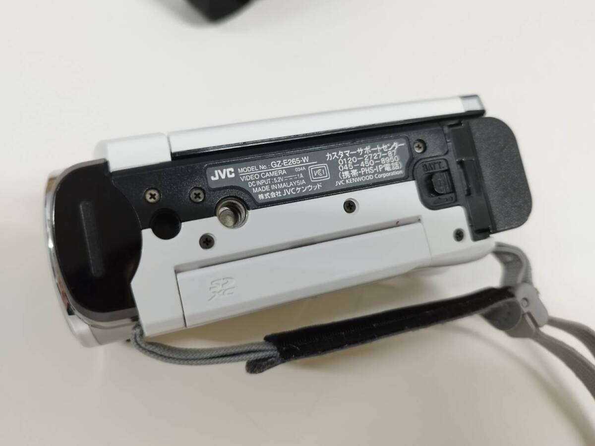 Yahoo!オークション - JVC Everio GZ-E265-W ビデオカメラ