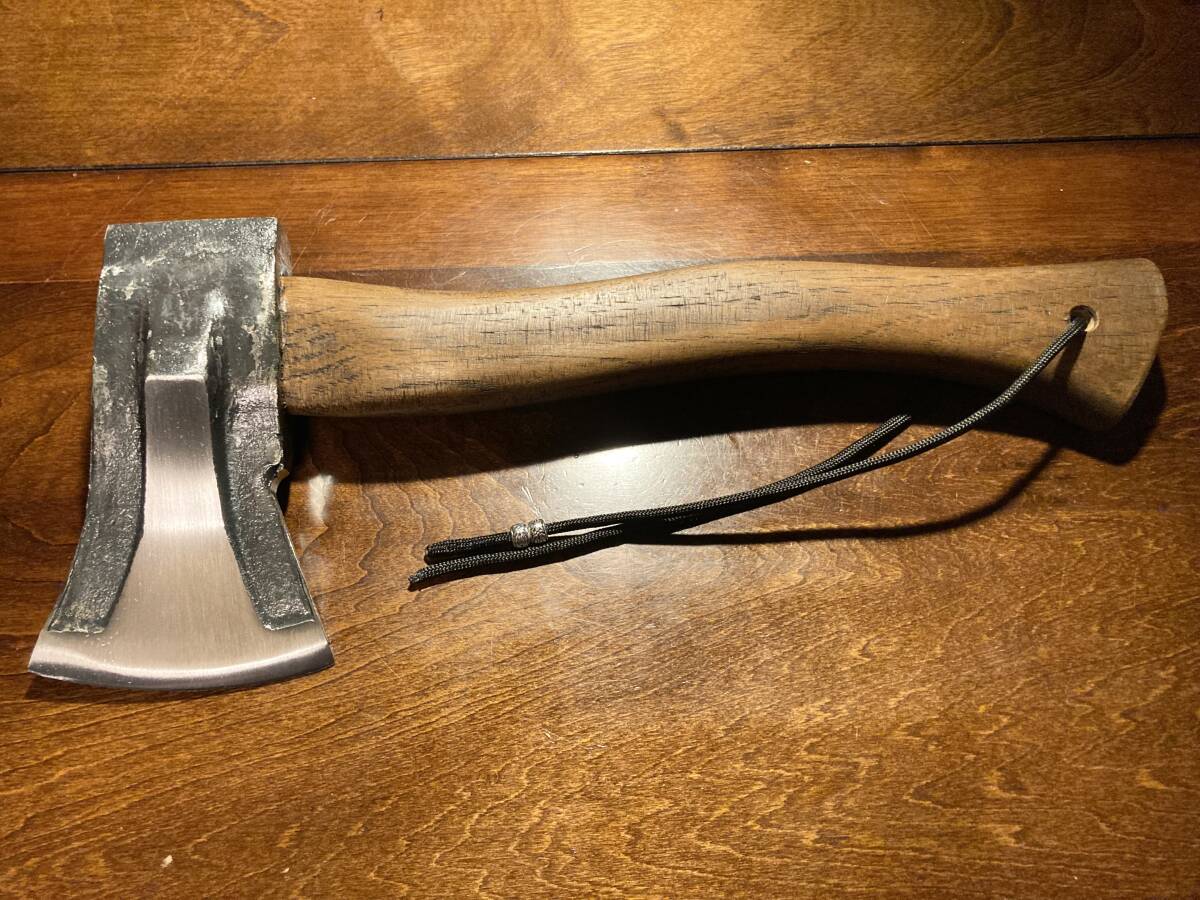 Yahoo!オークション - 重厚 1.2Kg コンパクト斧 木製ハンドル レザーシ...