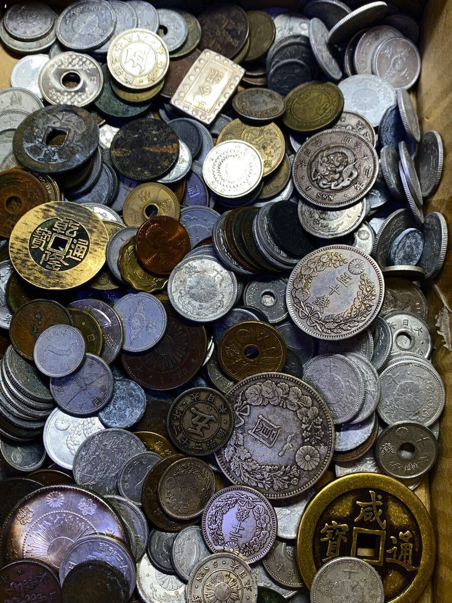 Yahoo!オークション - 古銭まとめて 約0.9KG 日本古銭 銀貨 銅貨 白銅 ...