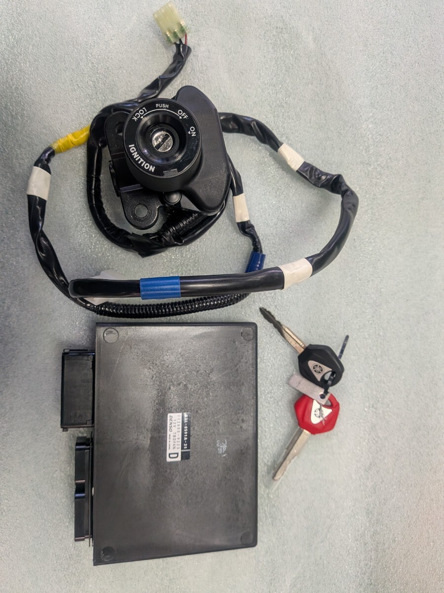 【樂淘letao】日本代購代標第一品牌－【新車外し】2025 YZF-R1 純正ECU&メインハーネス メインスイッチ 鍵2本付 2020-2025年 共通