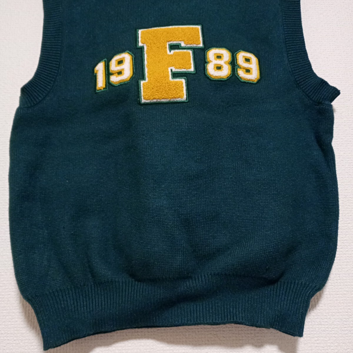 Yahoo!オークション - ZARA ワッペンデザイン厚地コットンニットベスト...