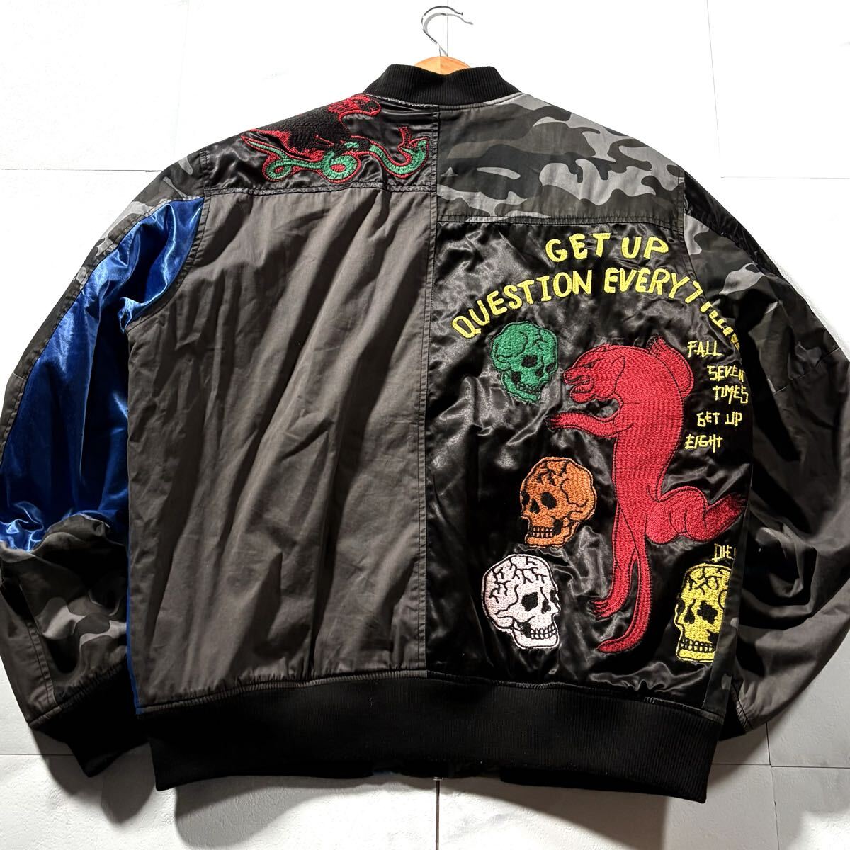 【樂淘letao】日本代購代標第一品牌－極美品/XXLサイズ DIESEL ディーゼル MA-1 フライトジャケット ブルゾン 中綿 キルティング パッチワーク クレイジー 蛇 鳥 スカル刺繍 3L