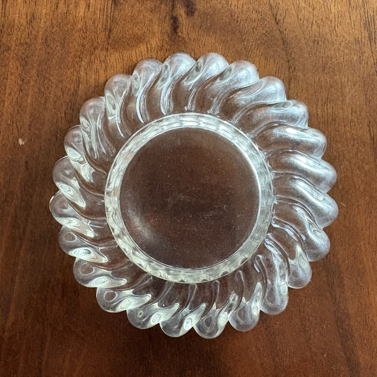 Yahoo!オークション - 江戸ガラス ギヤマン 型吹きねじり菊皿 小皿