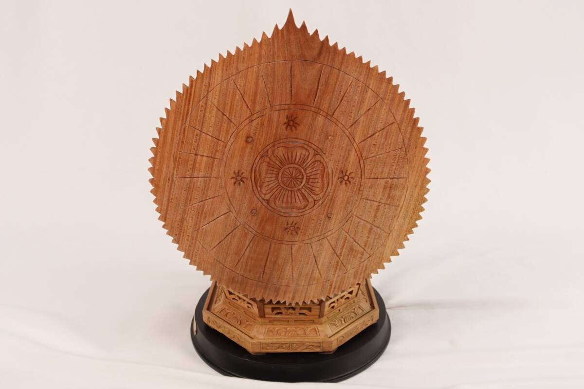 Yahoo!オークション - 千手観音座像 白檀 仏像 彫刻 十一面観音菩薩 工...